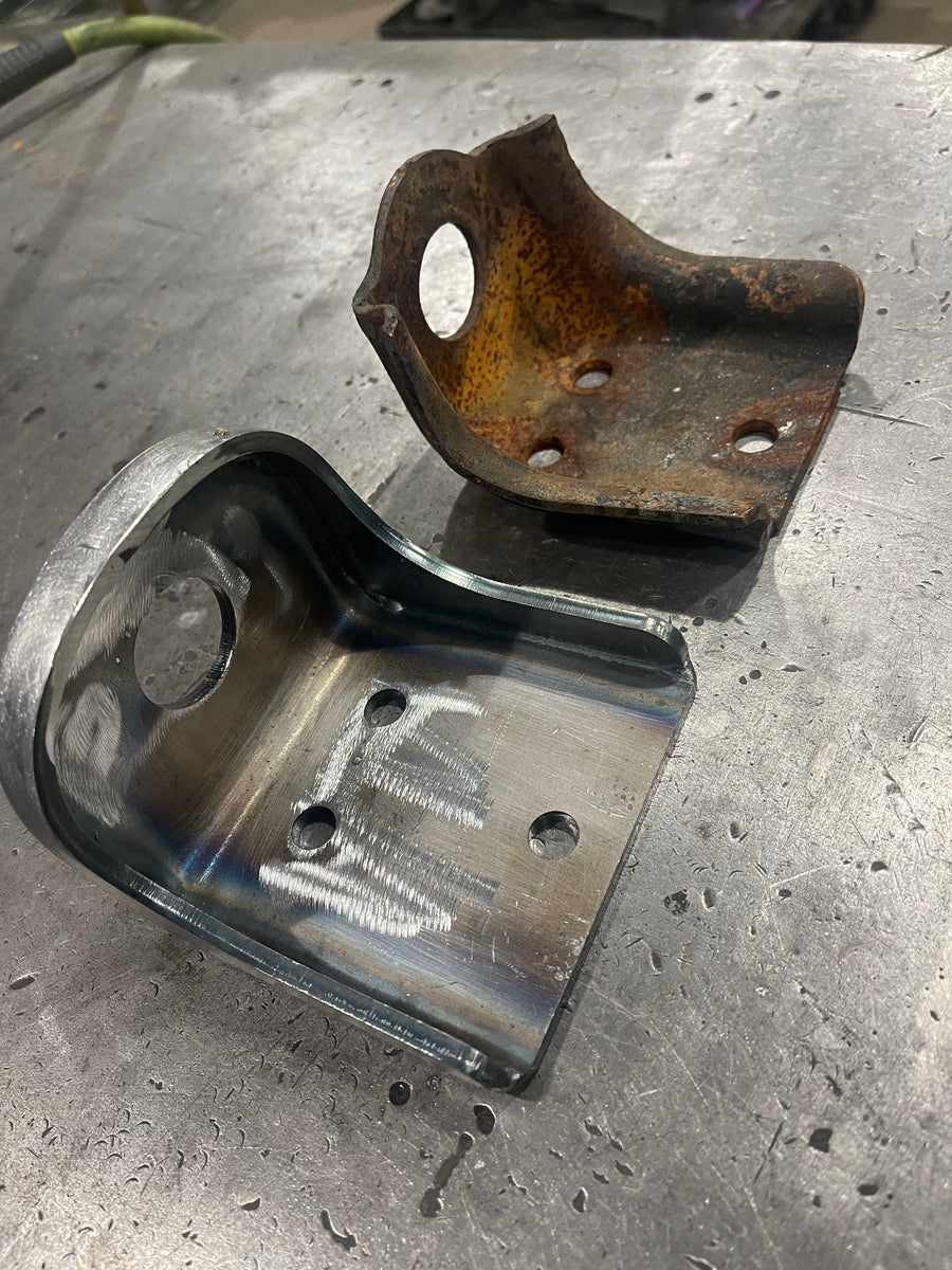 1972-1993 Dodge Ram Rear Cab Mount – Metal by Charlie